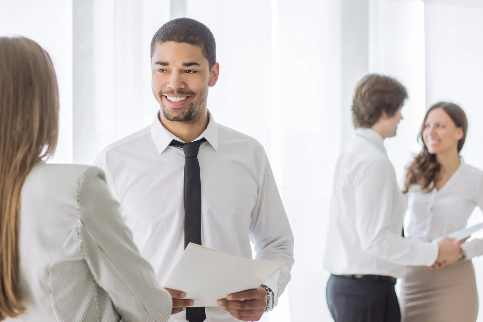 4 Cara Menjadi Orang yang Berwibawa Dimanapun Anda Berada - Ratu AI